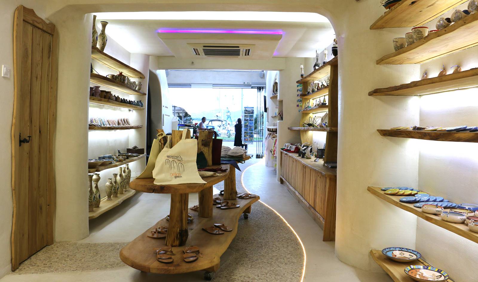 Interior design of "I-travel: travel agency - tickets - information ...